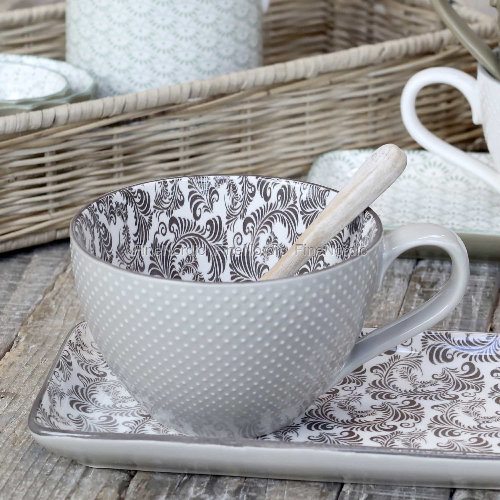 Chic Antique Arés Mug with Pattern Mocca