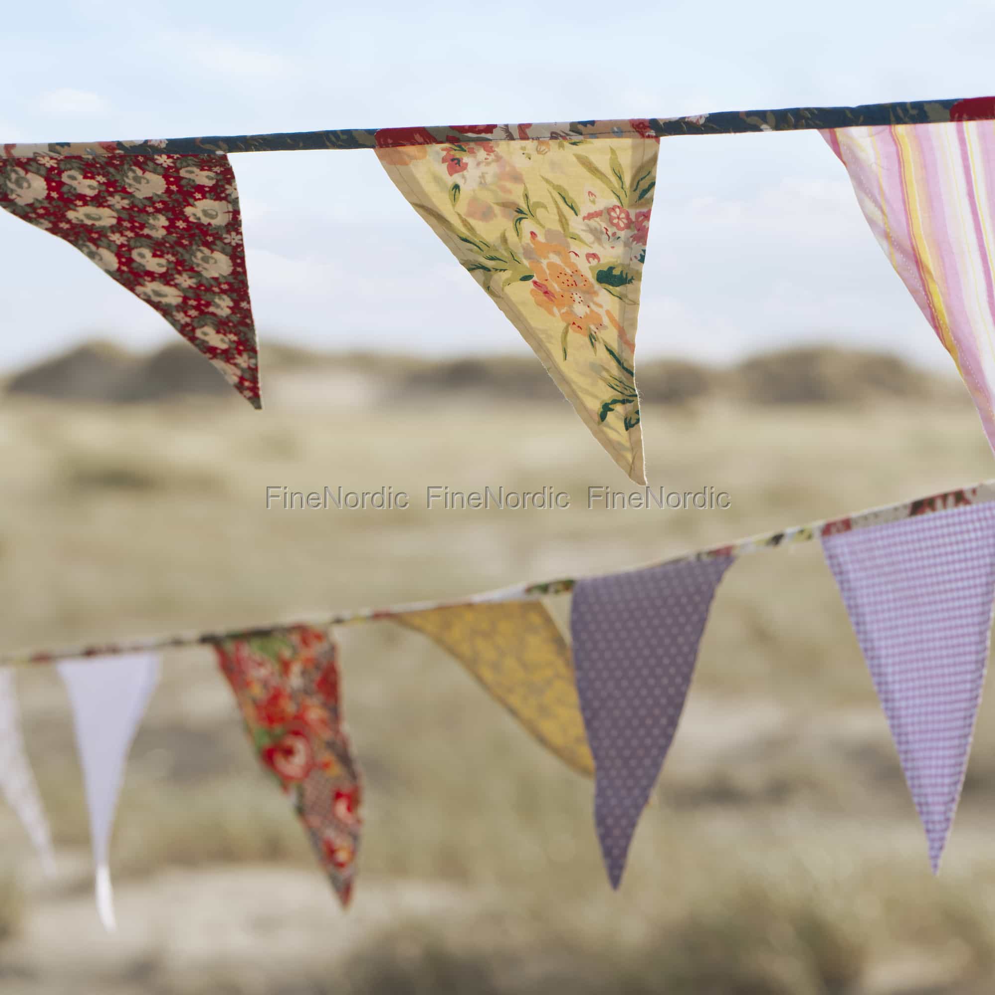 Ib Laursen Flag Garland Unique with 11 Flags for Indoor Use