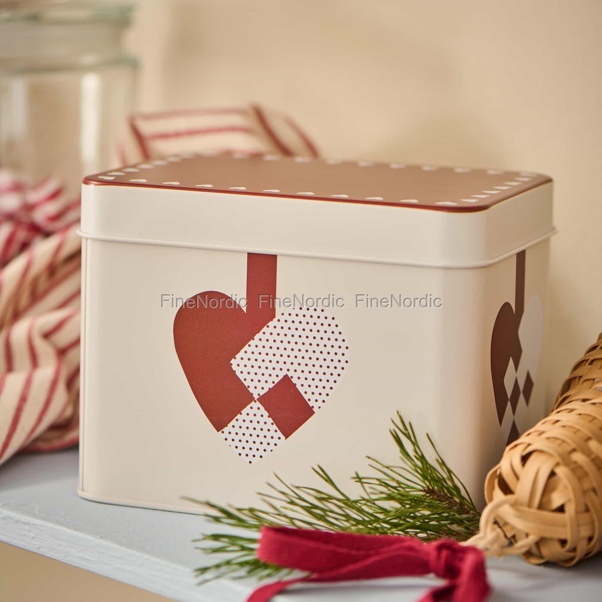Ib Laursen Cake Tin with Braided Christmas Hearts Square