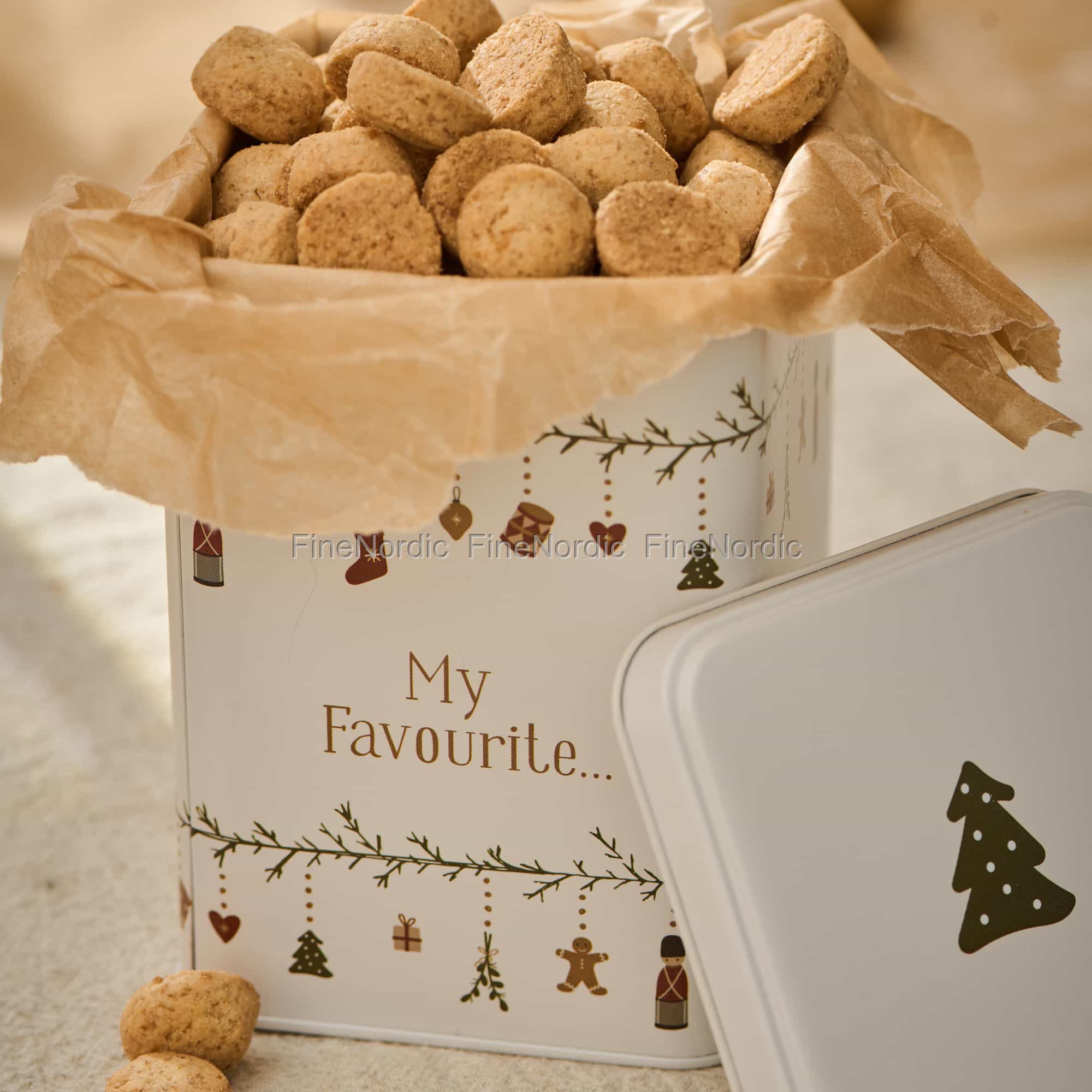 Ib Laursen Cake Tin My Favourite... with Garland My Nostalgic Christmas ...