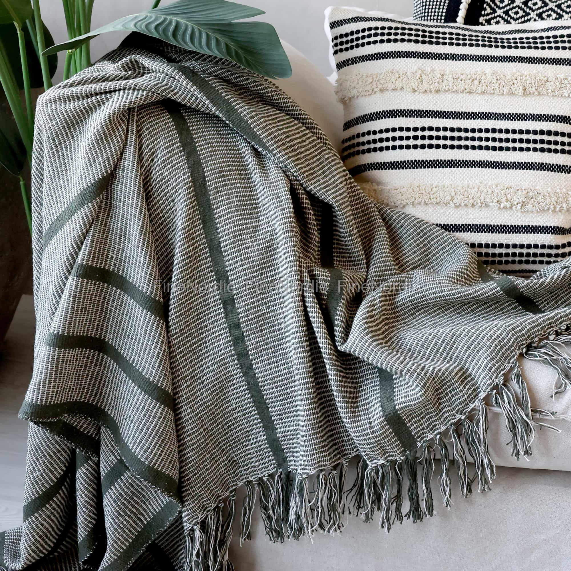 Chic Antique Aix Throw of Surplus Yarn Olive 130 x 150 cm