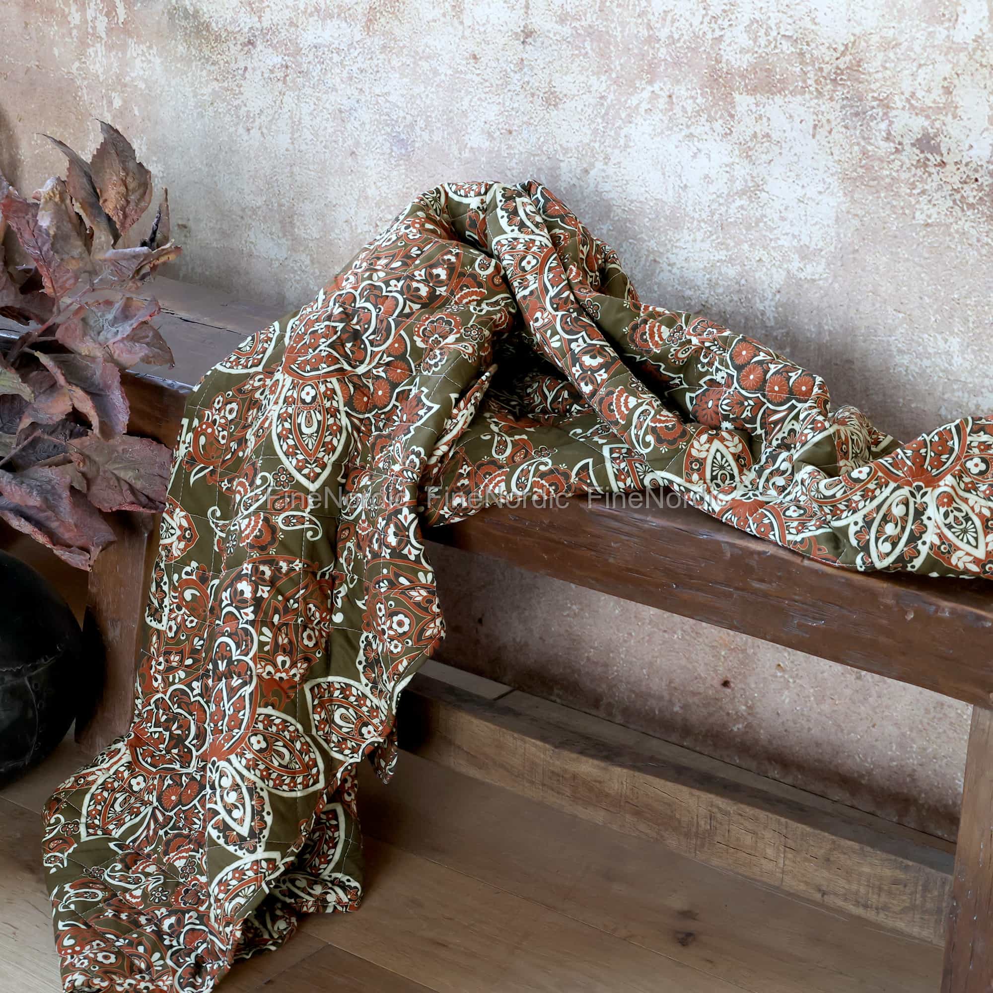 Chic Antique Aix Quilt with Paisley Pattern Moss & Terracotta 130 x 180 cm