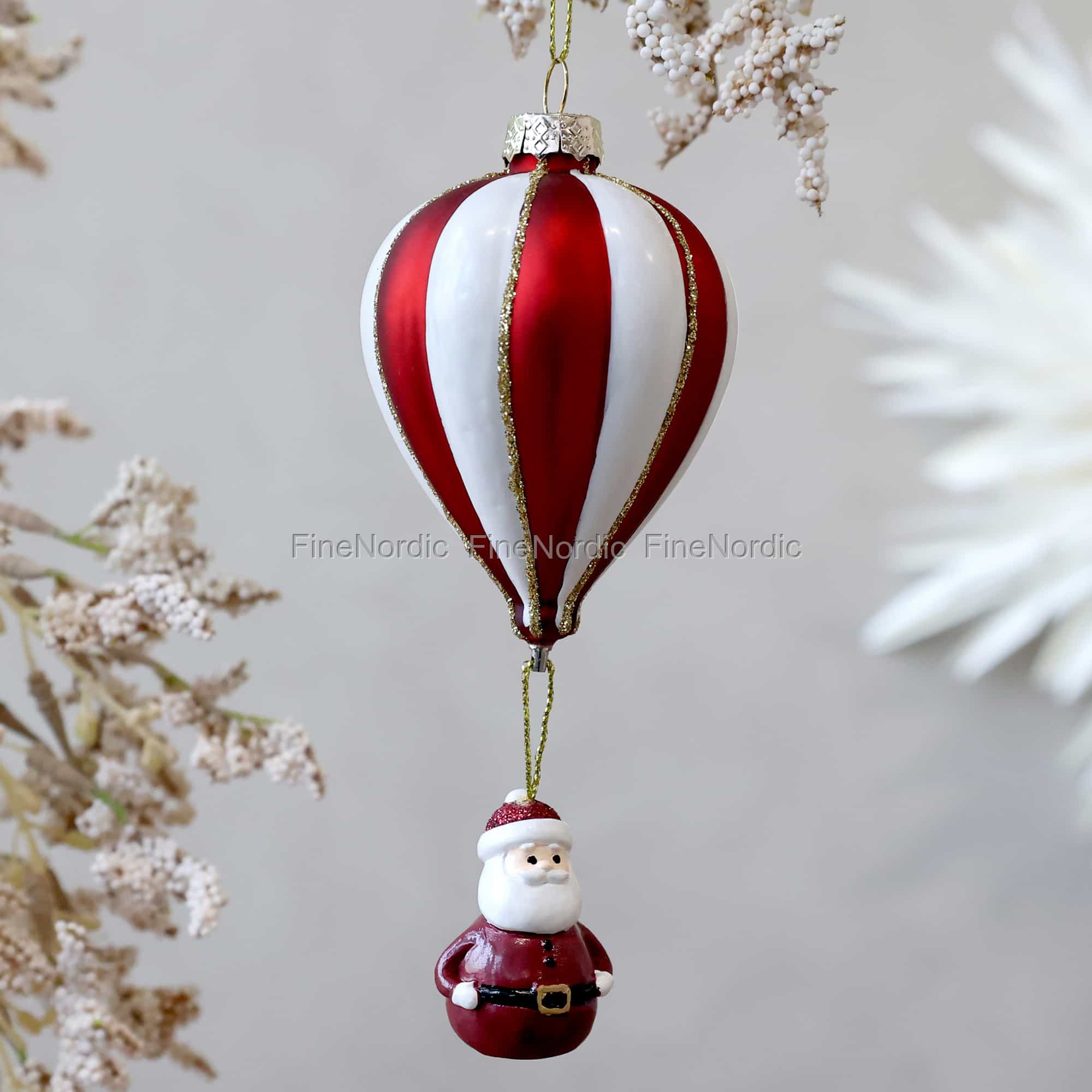 Chic Antique Air Balloon with Santa for Hanging Antique Cherry